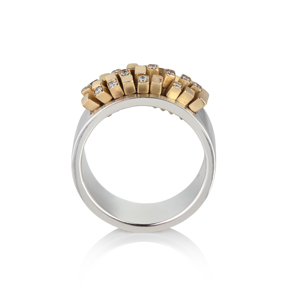 Diamond Ruffle Ring | Sarah Pulvertaft